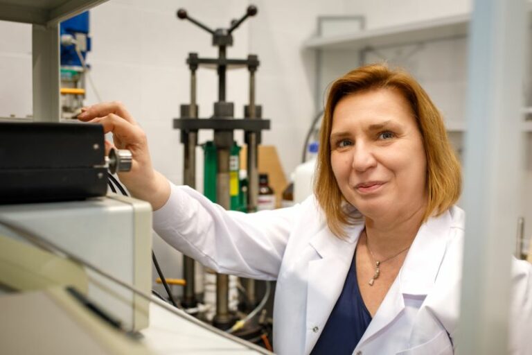 Podcast | Jajka po warszawsku i smerfy w laboratorium | Prof. Marzena ...