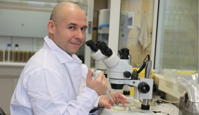 Fungi instead of Pesticides. Dr. Franco Magurno Talking about his ...